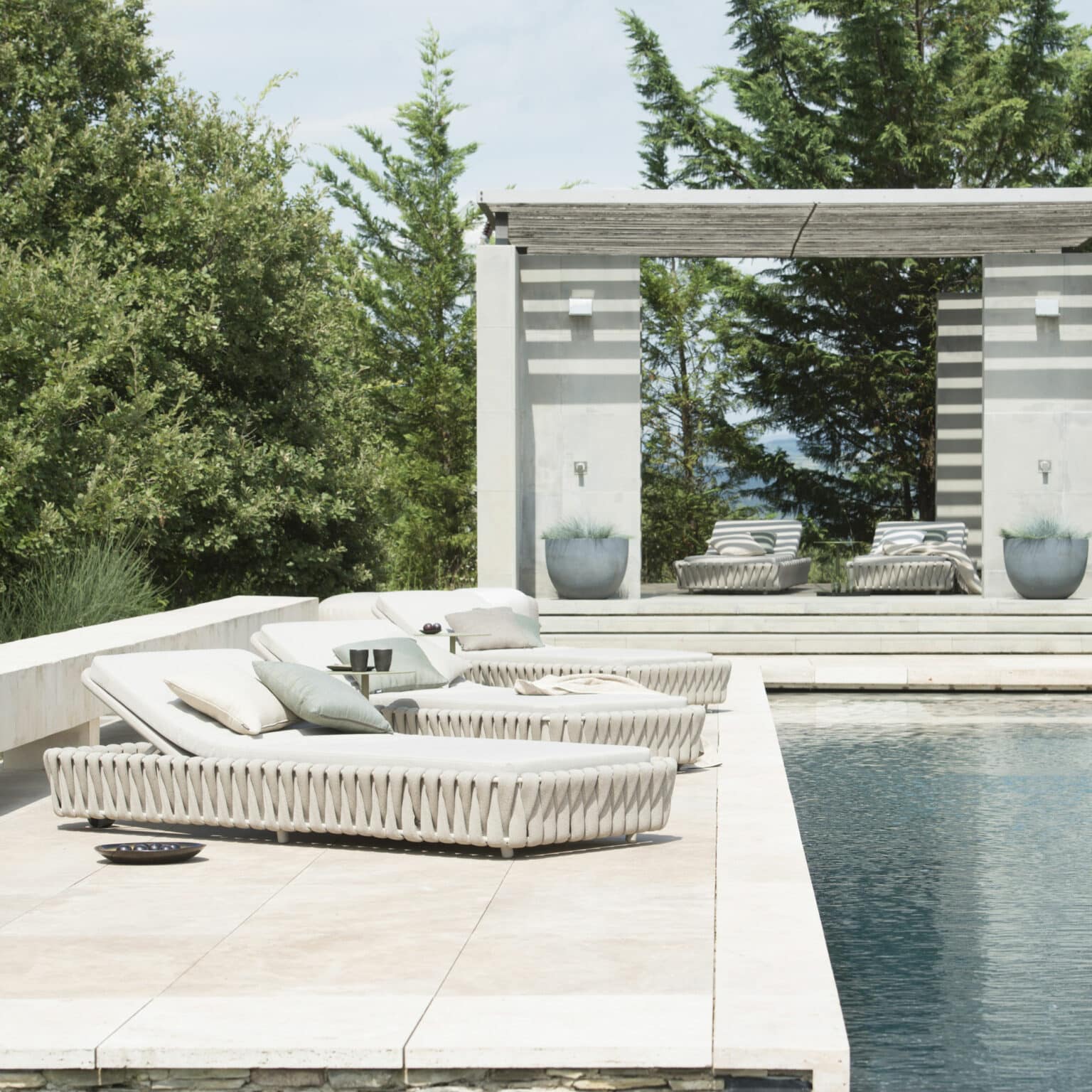 Lit piscine Roda Mistral – Saisons